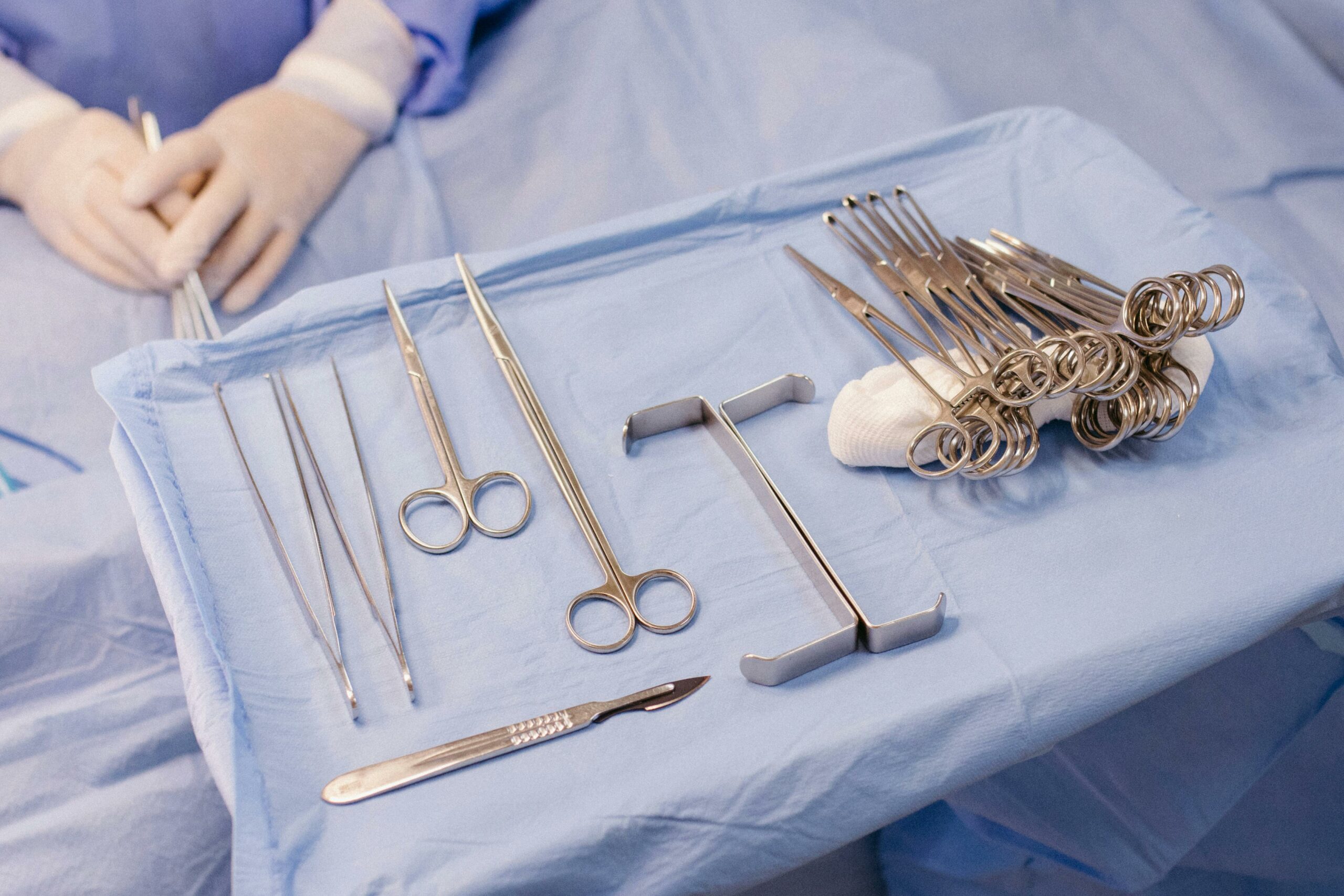 Choosing the Right Ophthalmic Forceps for Eye Surgery